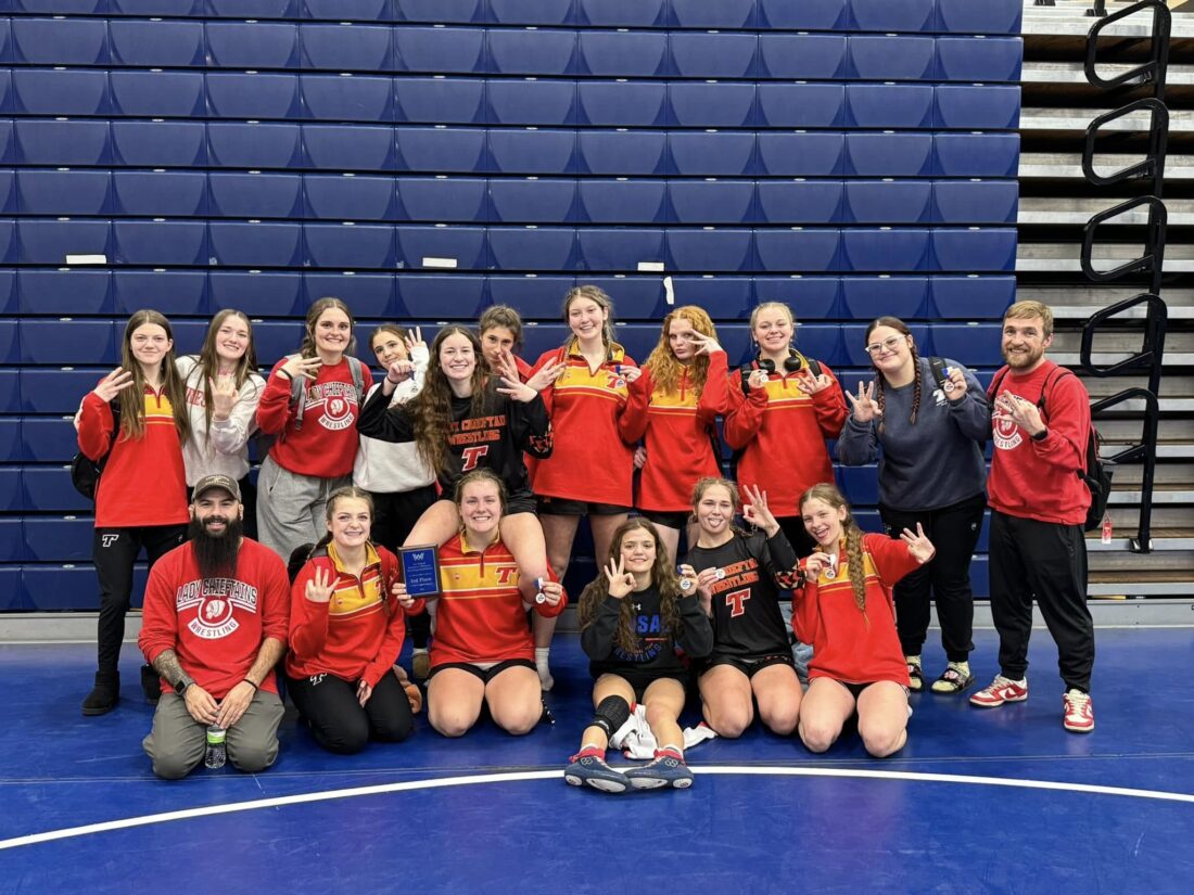 Tonganoxie girls wrestling takes 3rd at Washburn Rural meet, finishes ...